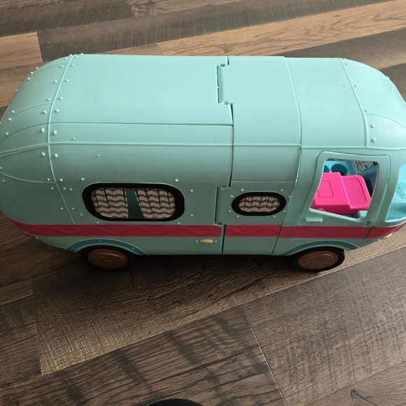 L.O.L. Surprise! | Toys | Lol Surprise Omg 2 In Glamper Camper Fashion ...